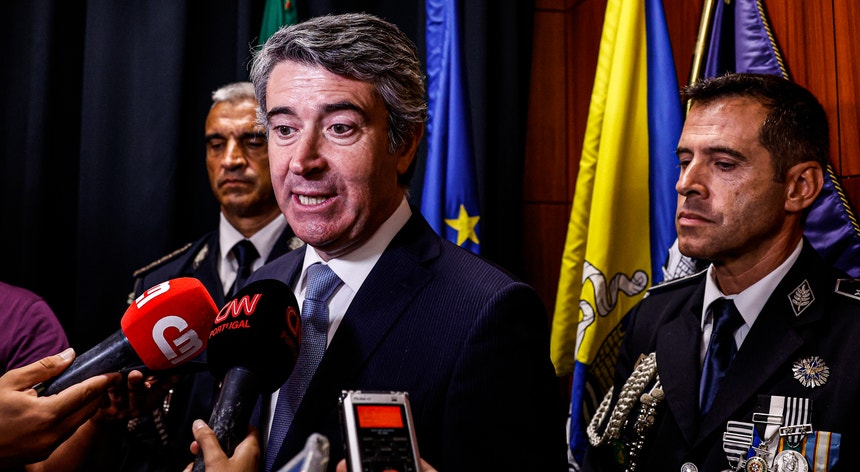 Nova lei de política criminal com mais atenção à violência entre jovens Nova lei de política criminal com mais atenção à violência entre jovens