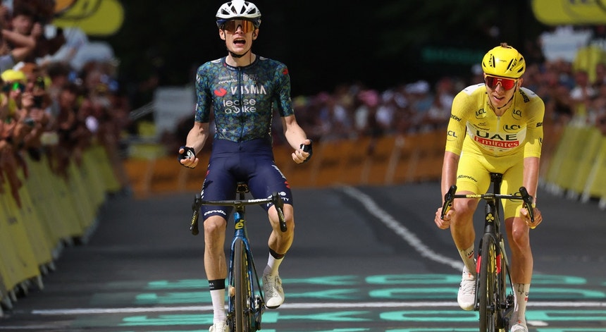 Tour. Vingegaard bate Pogacar ao sprint para vencer 11.ª etapa Tour. Vingegaard bate Pogacar ao sprint para vencer 11.ª etapa