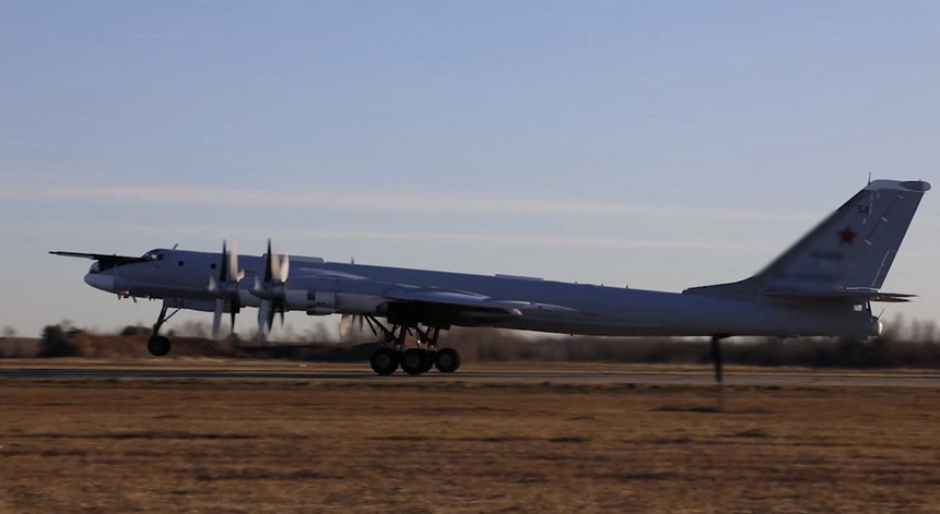 Rússia mostra imagens de bombardeiros com capacidade nuclear
