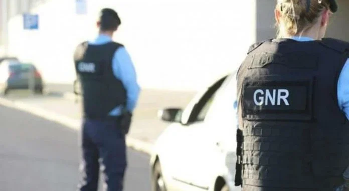 GNR deteve em Lisboa três suspeitos de fraude fiscal no âmbito de ...