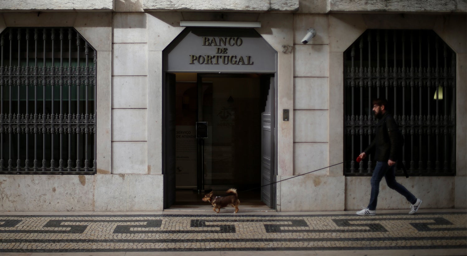 Rácio da dívida pública cai para 95,3% em 2024, valor mais baixo em 14 anos