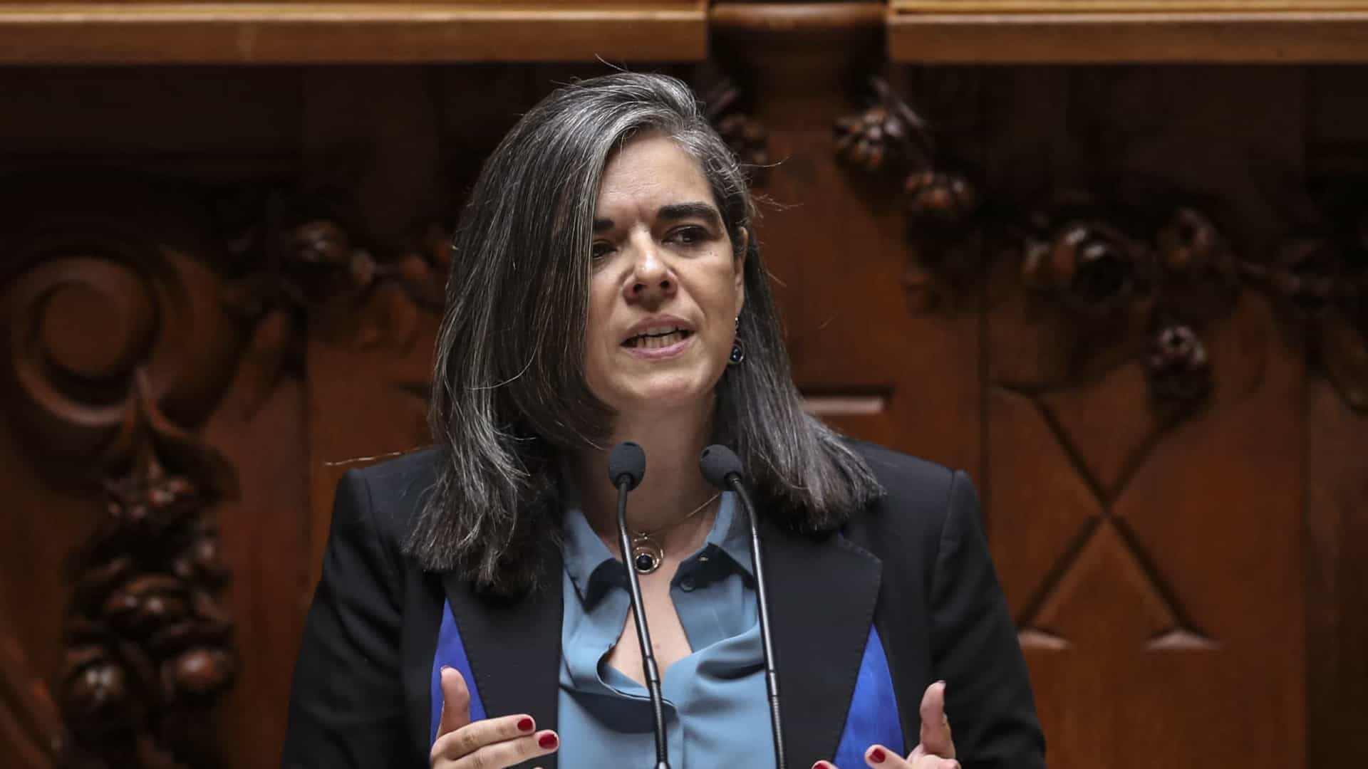 Deputada Carla Castro anuncia candidatura à liderança da IL