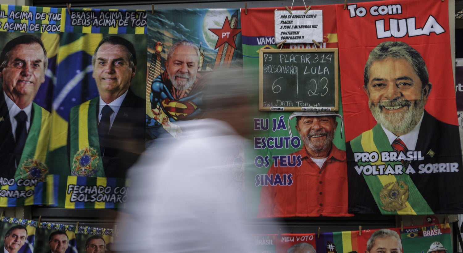 Supremo do Brasil suspende censura a reportagem sobre imóveis de Bolsonaro