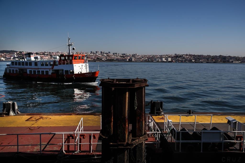 Ligações fluviais entre Lisboa e o Barreiro sofrem paragens