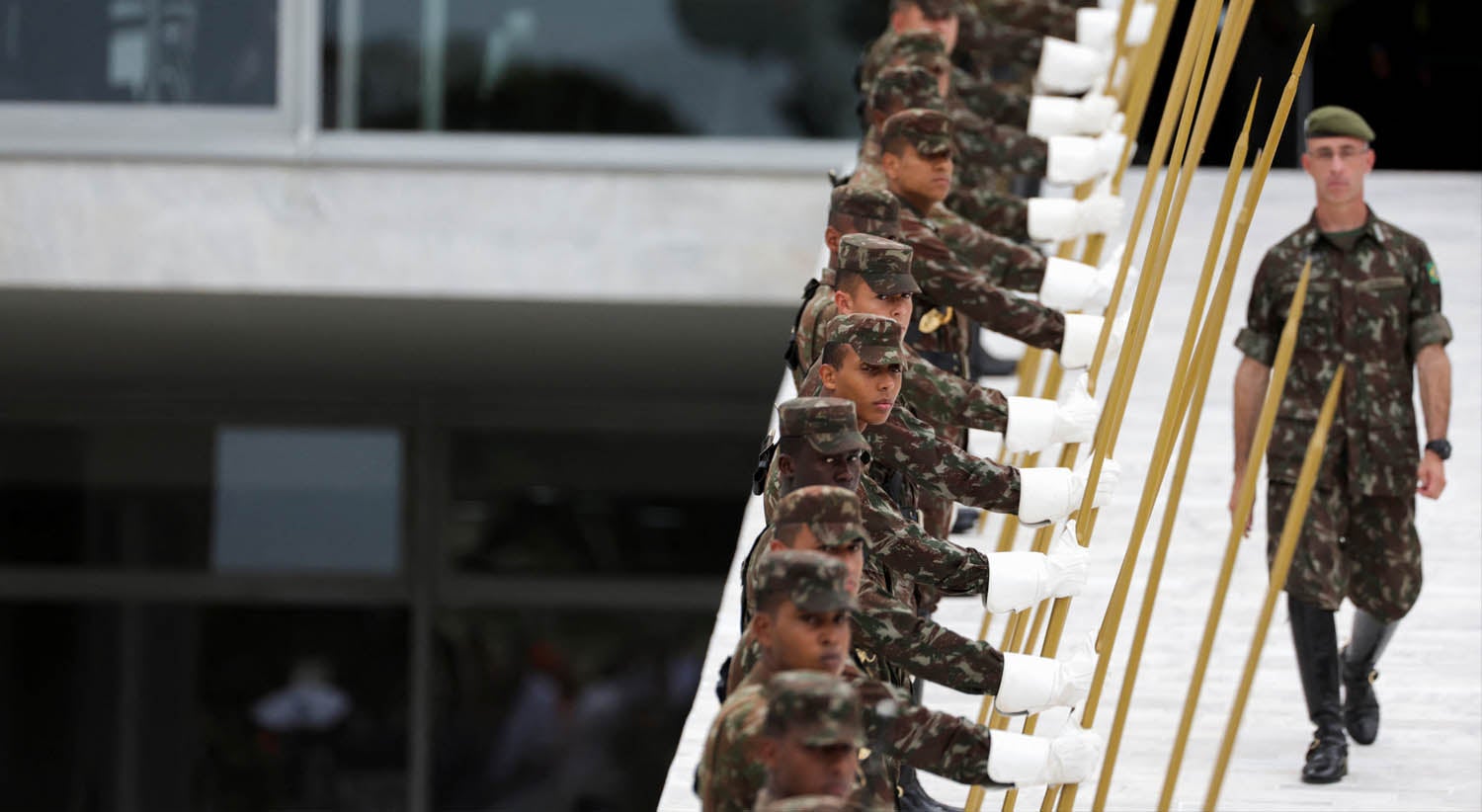 Lula da Silva toma posse como 39.º Presidente do Brasil