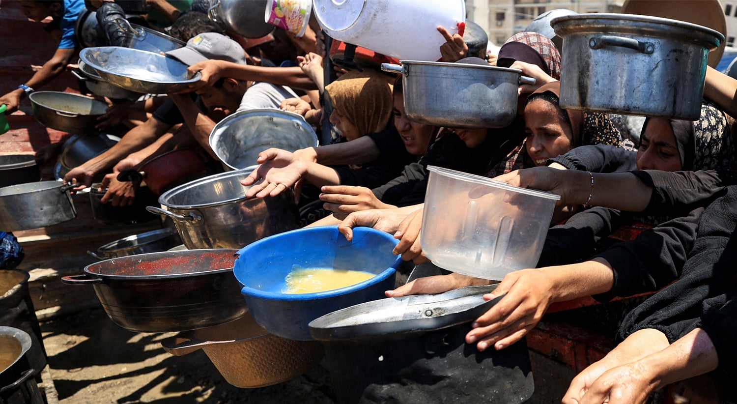 Gaza. Israel ataca multidão junto a ponto de entrega de alimentos