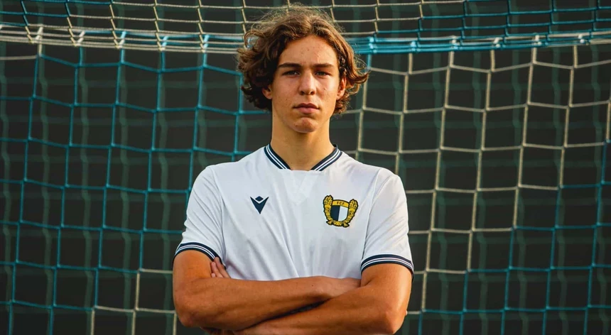 Gustavo Sá renova pelo Famalicão até 2027