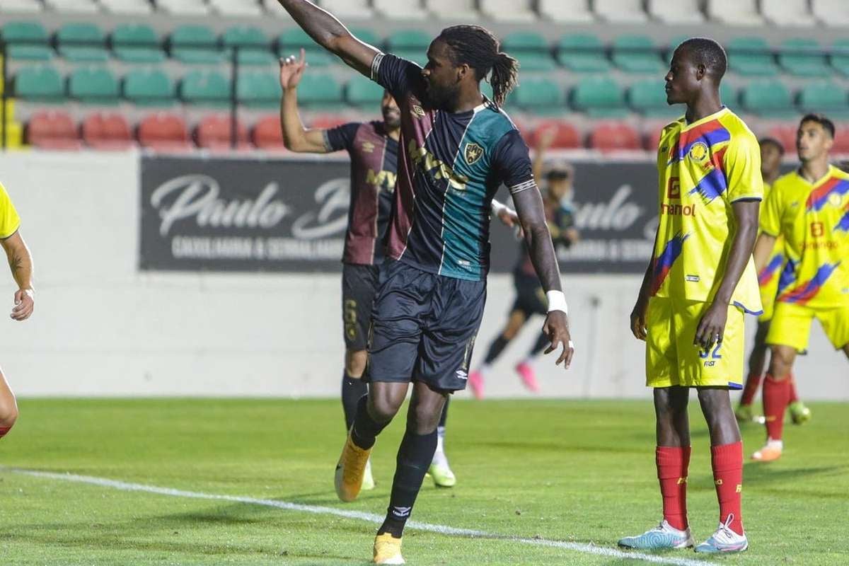 Cinco "portugueses" na seleção de Angola