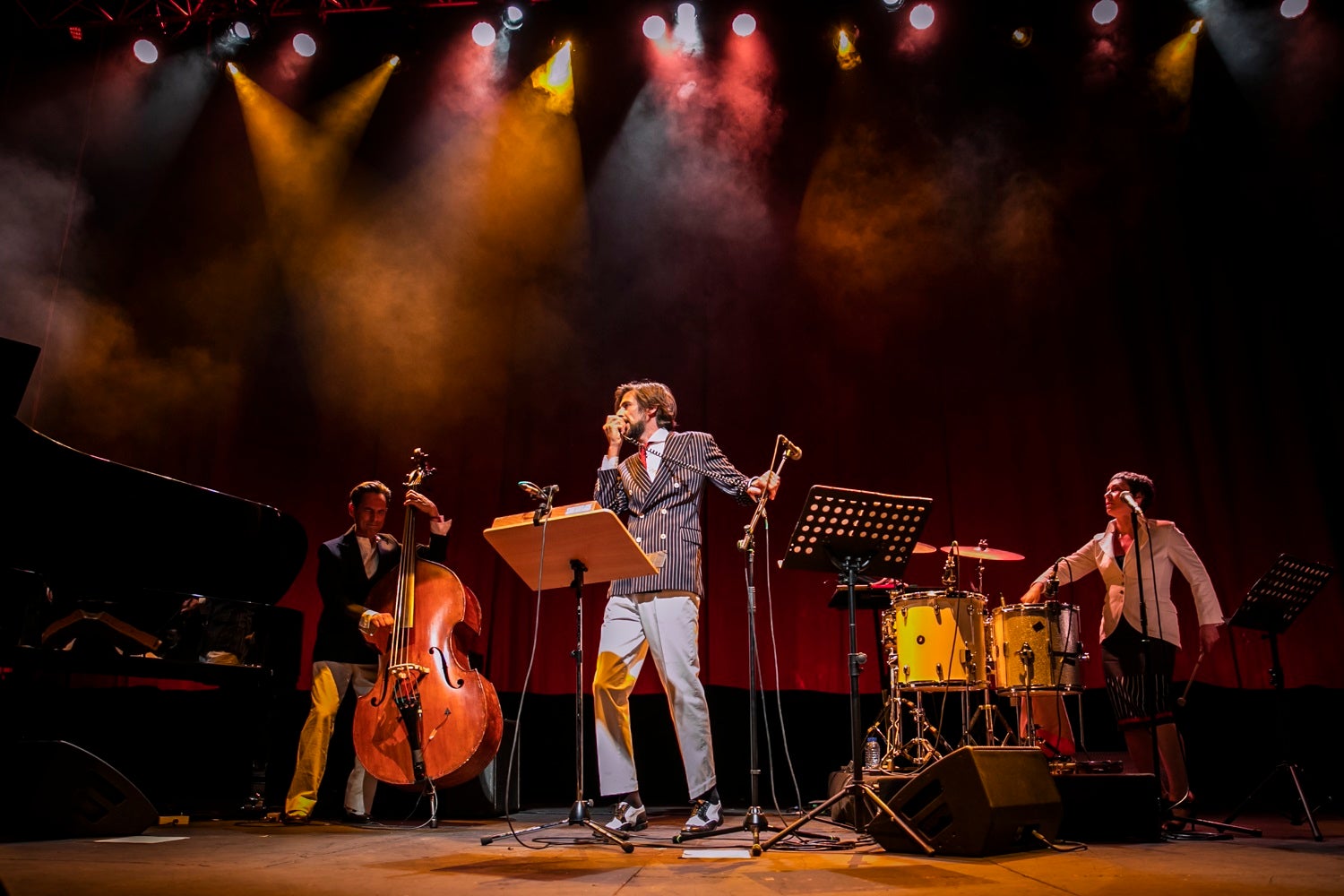 Espetáculos de volta com casa cheia e primeiro-ministro na plateia