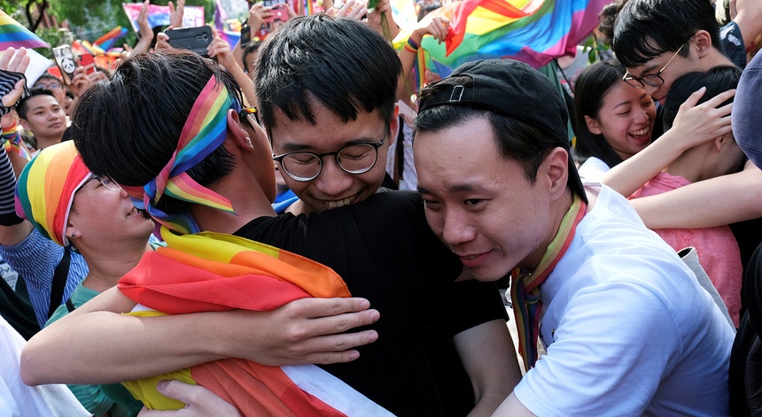 Taiwan Torna Se Primeiro País Asiático A Legalizar Casamento Entre