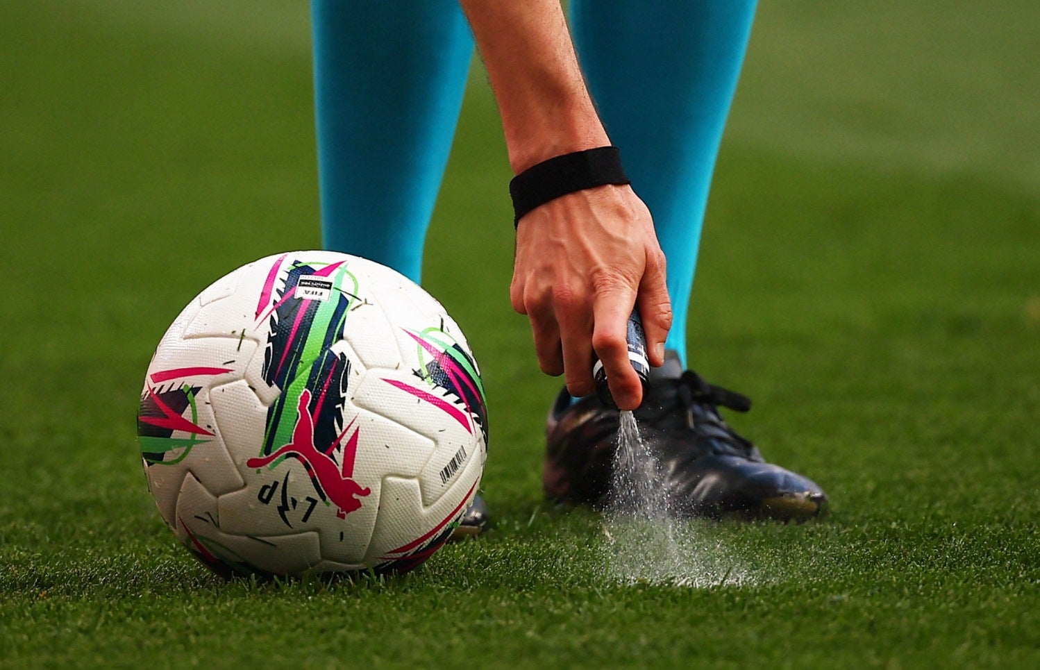 Veríssimo e Nogueira apitam jogos do título