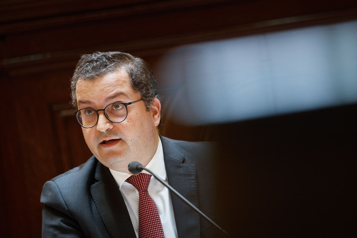 IMI, IMT, IRS e fim das SCUTs, o que disse ministro das Finanças no ...