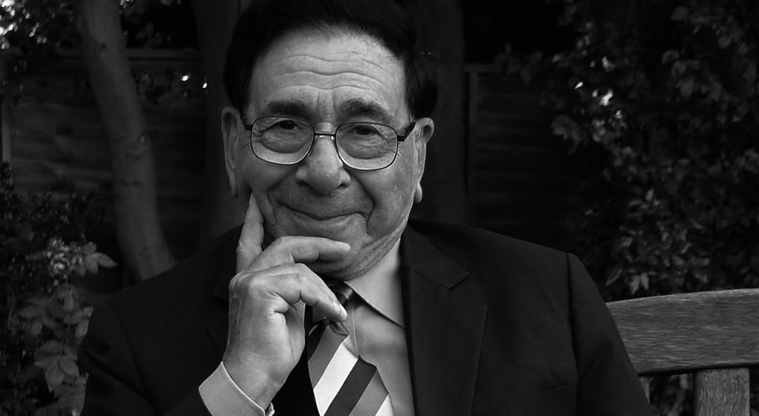 Roy Calne: "A Medicina é uma vocação, não é um negócio"