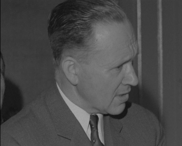 Américo Tomás recebe delegação da Póvoa de Varzim – RTP Arquivos