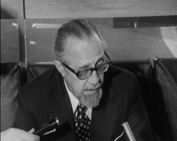 Carlos Rafael Rodriguez no Aeroporto de Lisboa – RTP Arquivos